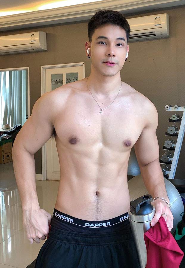 มาร์ค mz mkz หนุ่มหล่อหน้าใส กล้ามโตแน่นปึ้ก ซิกแพคแน่นๆ