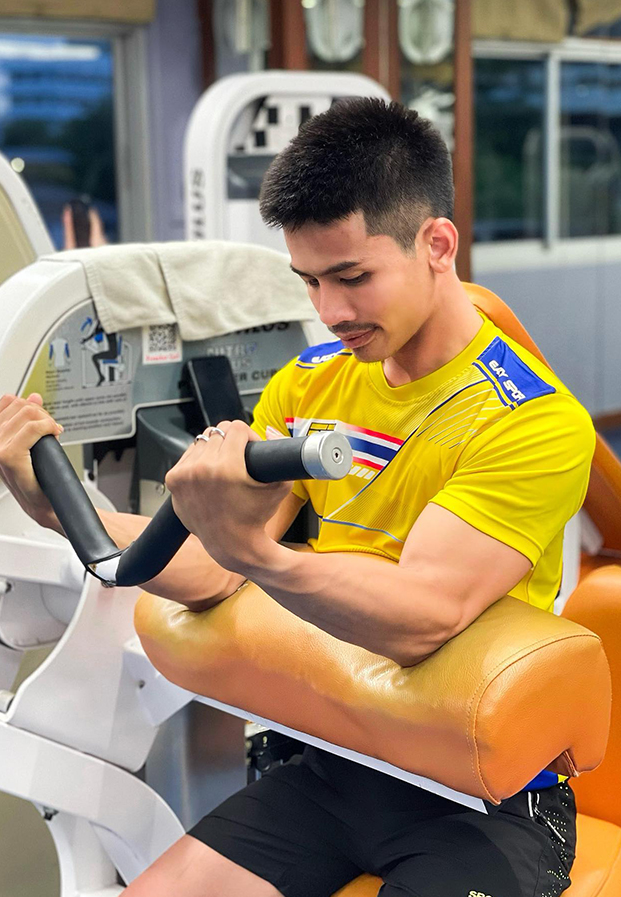 Mungdee Armmy เปิดวาร์ปหนุ่มหล่อชาวไทย หุ่นแซ่บมาดเท่ กล้ามแน่นสุดฮอต