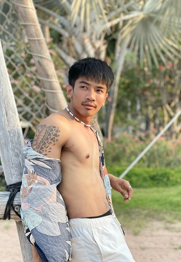 Mungdee Armmy เปิดวาร์ปหนุ่มหล่อชาวไทย หุ่นแซ่บมาดเท่ กล้ามแน่นสุดฮอต