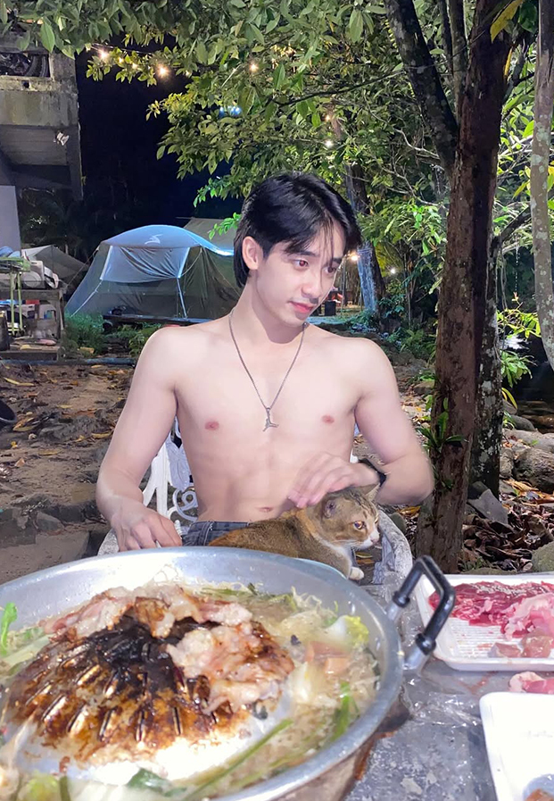 Pumin Tiyanan เปิดวาร์ปหนุ่มหล่อไทบ้าน หุ่นแซ่บ พกของใหญ่มาก
