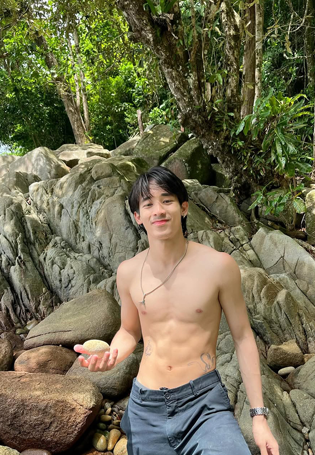 Pumin Tiyanan เปิดวาร์ปหนุ่มหล่อไทบ้าน หุ่นแซ่บ พกของใหญ่มาก