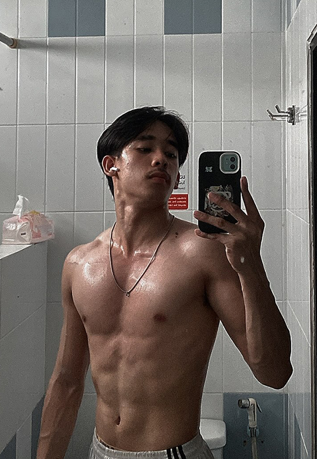 Pumin Tiyanan เปิดวาร์ปหนุ่มหล่อไทบ้าน หุ่นแซ่บ พกของใหญ่มาก